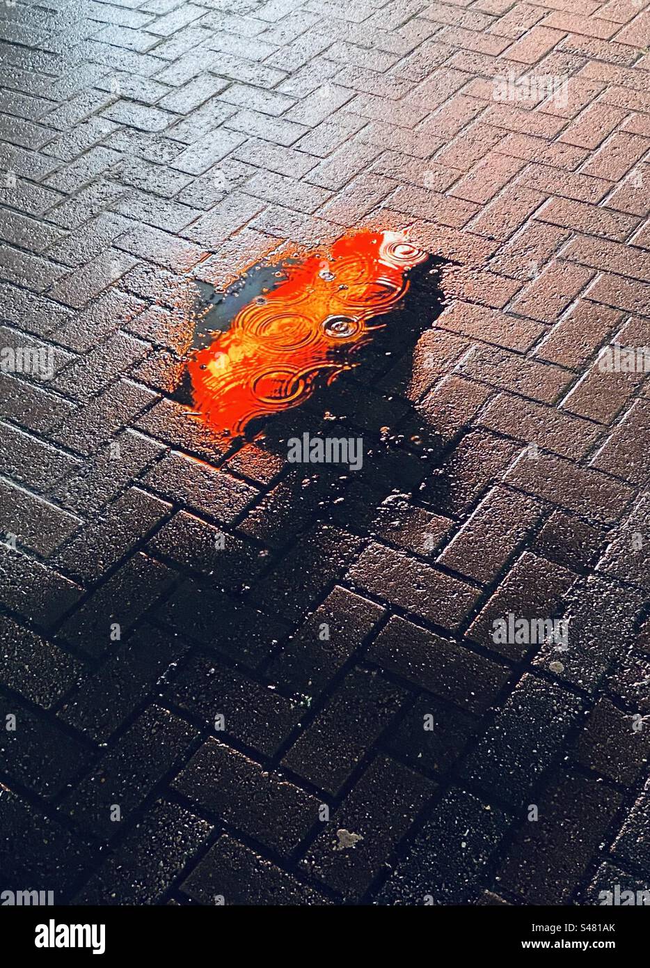 Raindrops puddle hi-res stock photography and images - Alamy