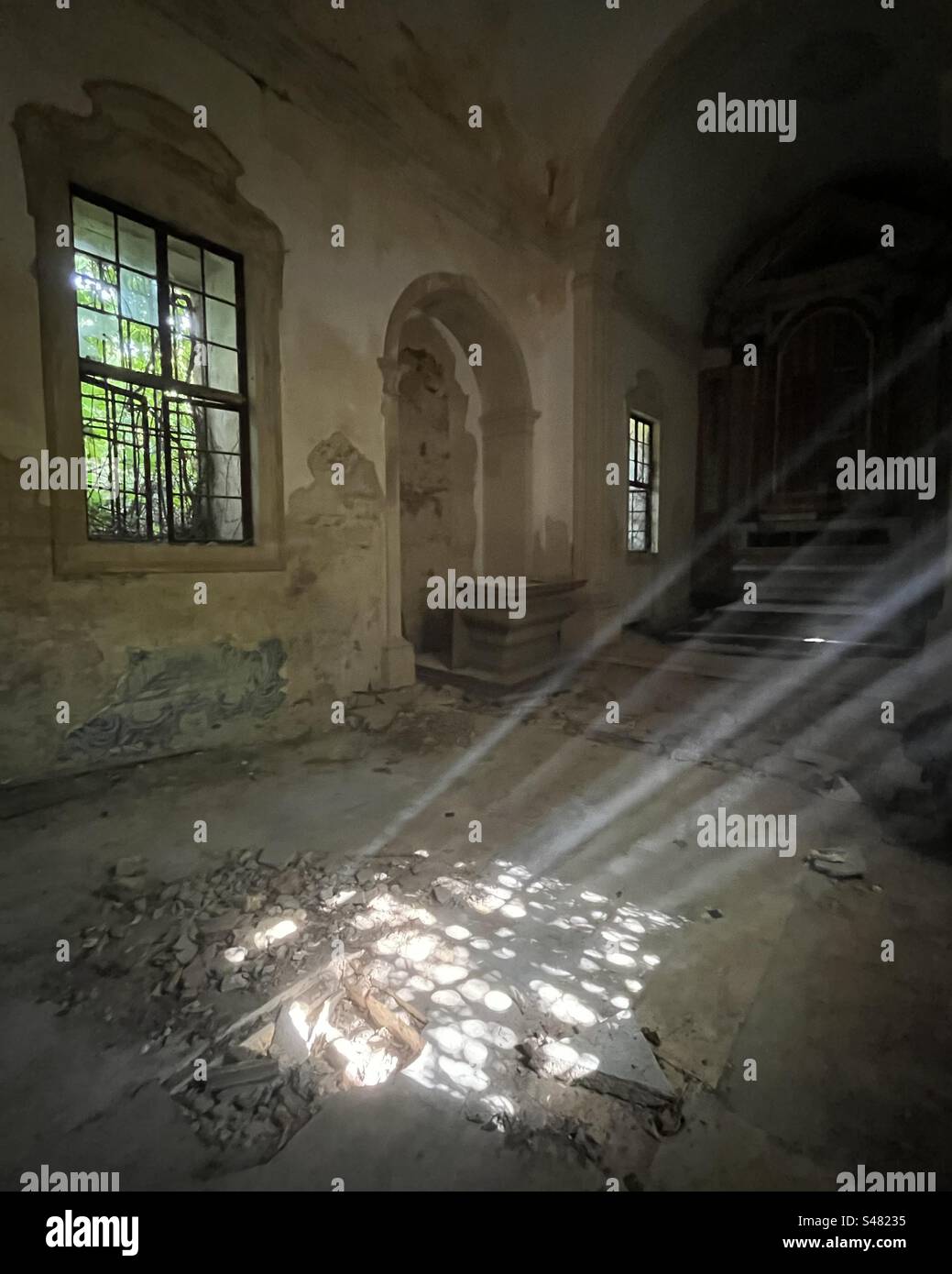 Abandoned monastery hi-res stock photography and images - Alamy