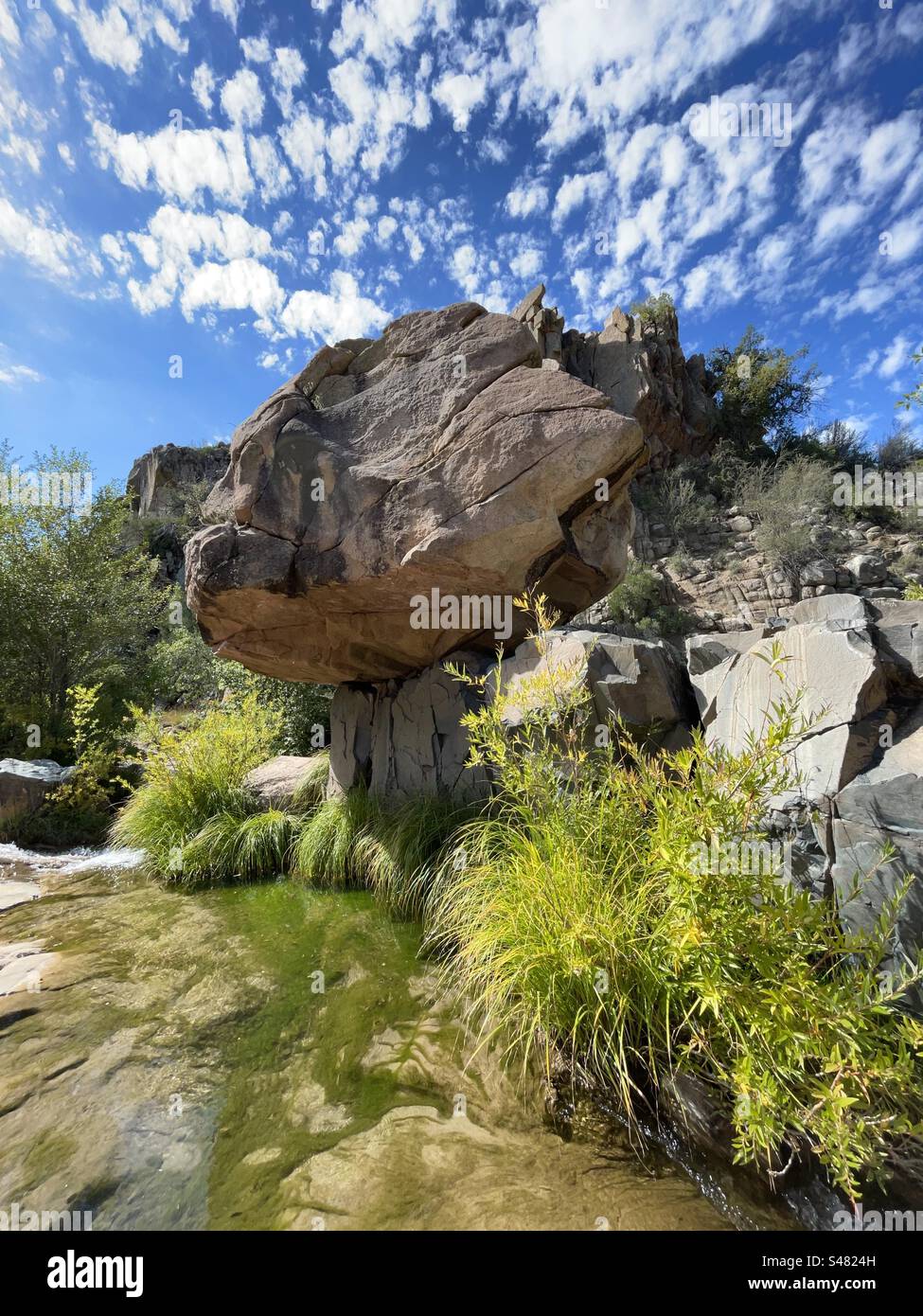 Boulders granite clouds hi-res stock photography and images - Alamy