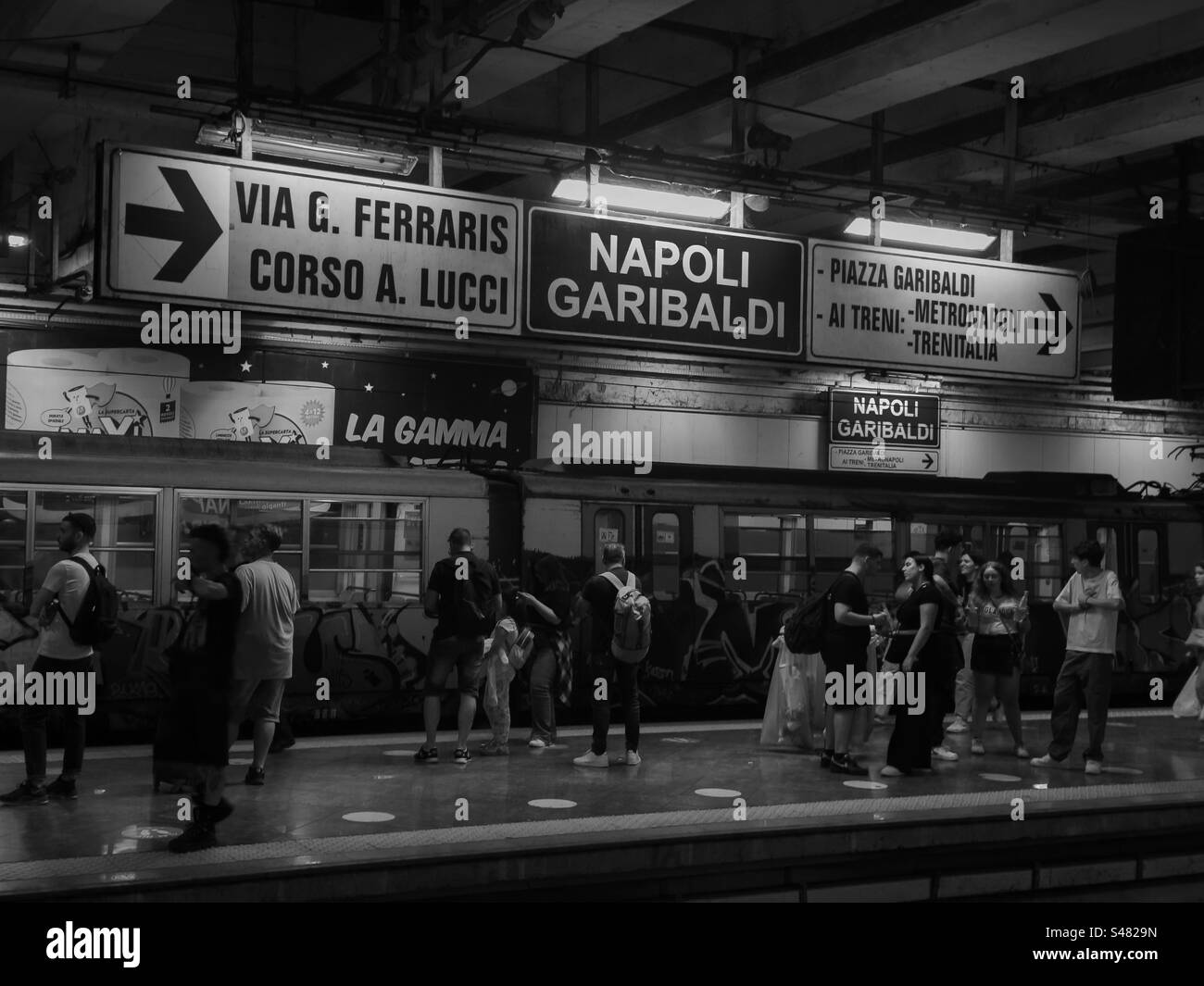 Railway station garibaldi railway station hi-res stock photography and images - Alamy