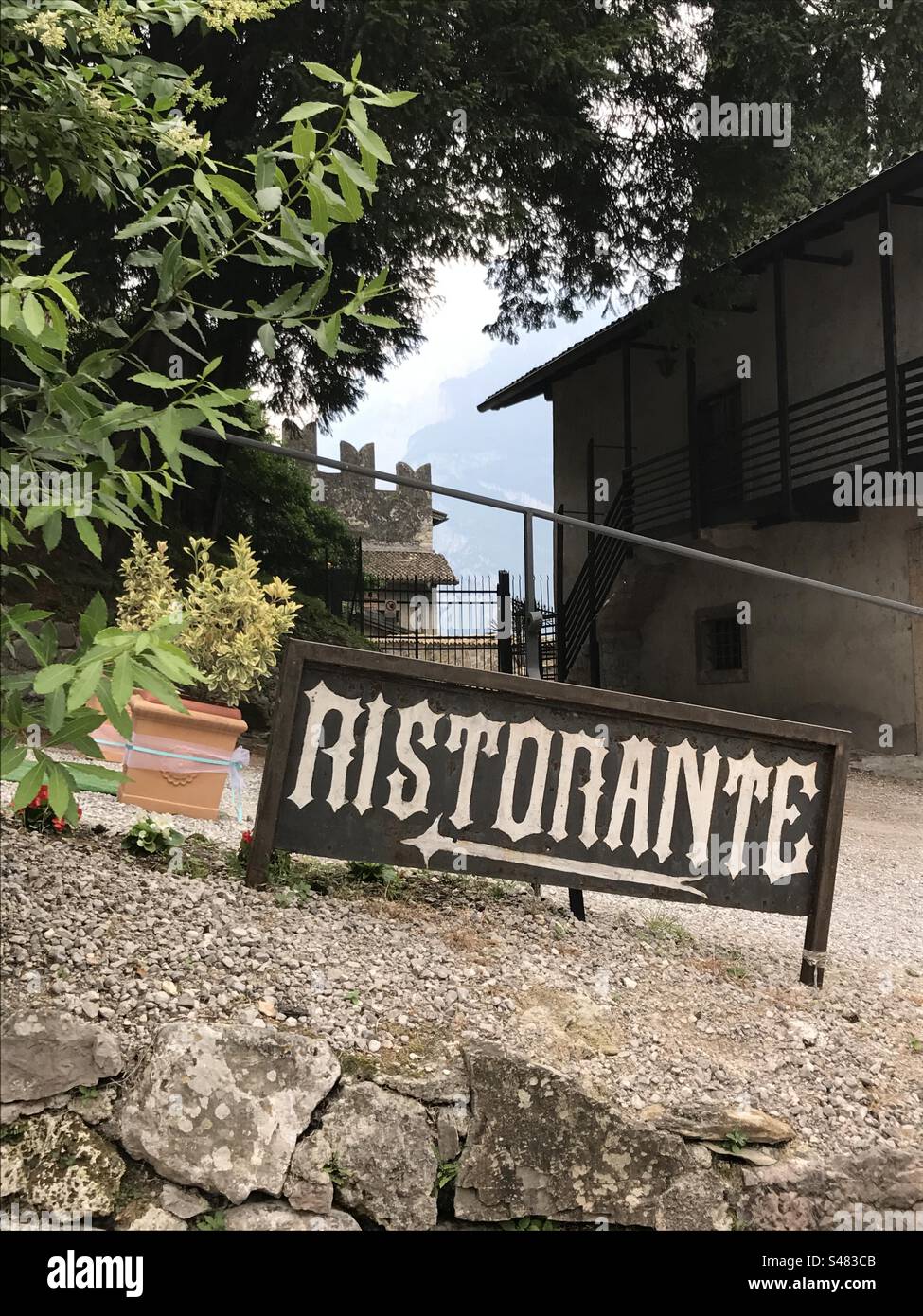 Sign for a mountain restaurant hi-res stock photography and images - Alamy