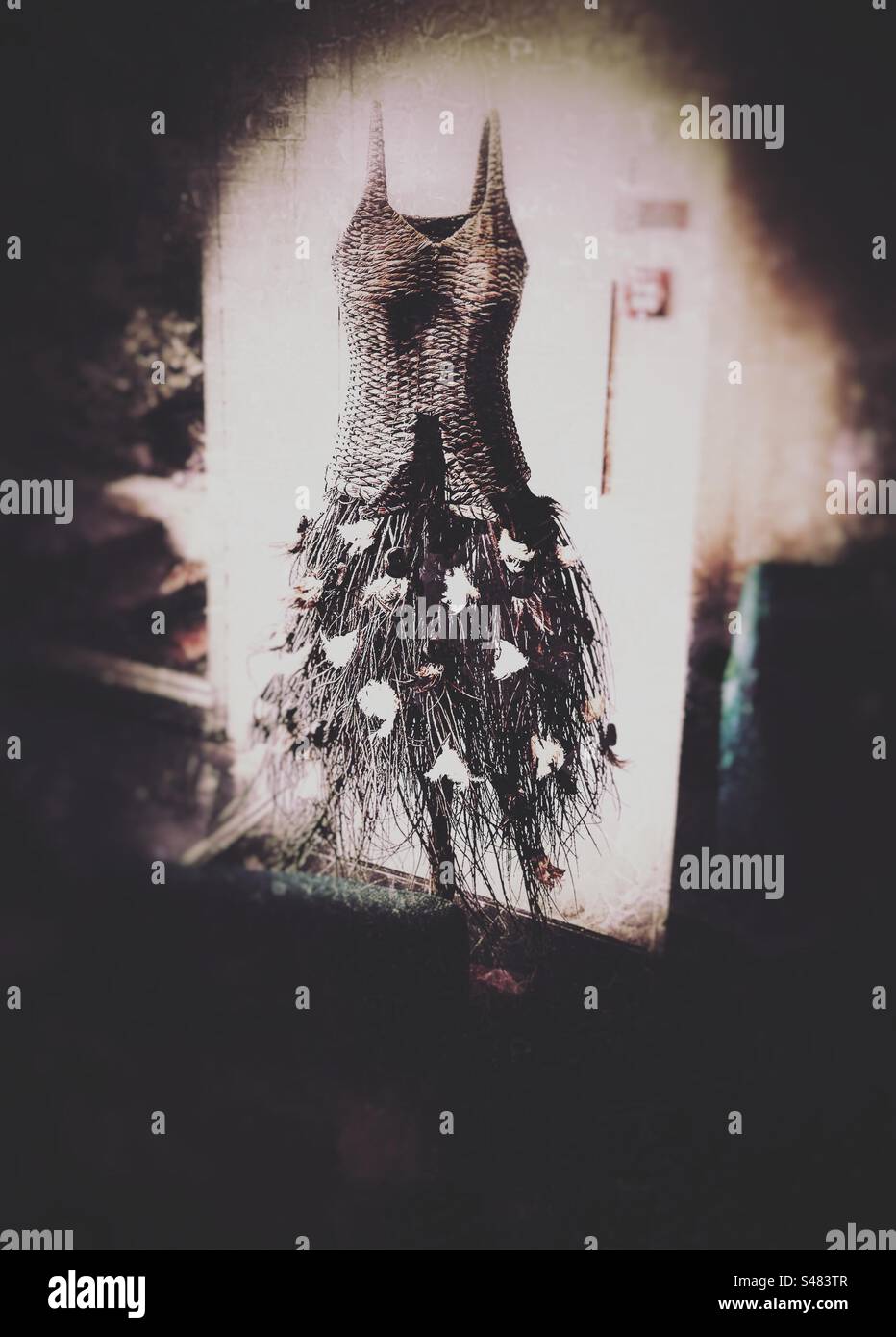 Straw dress hi-res stock photography and images - Alamy