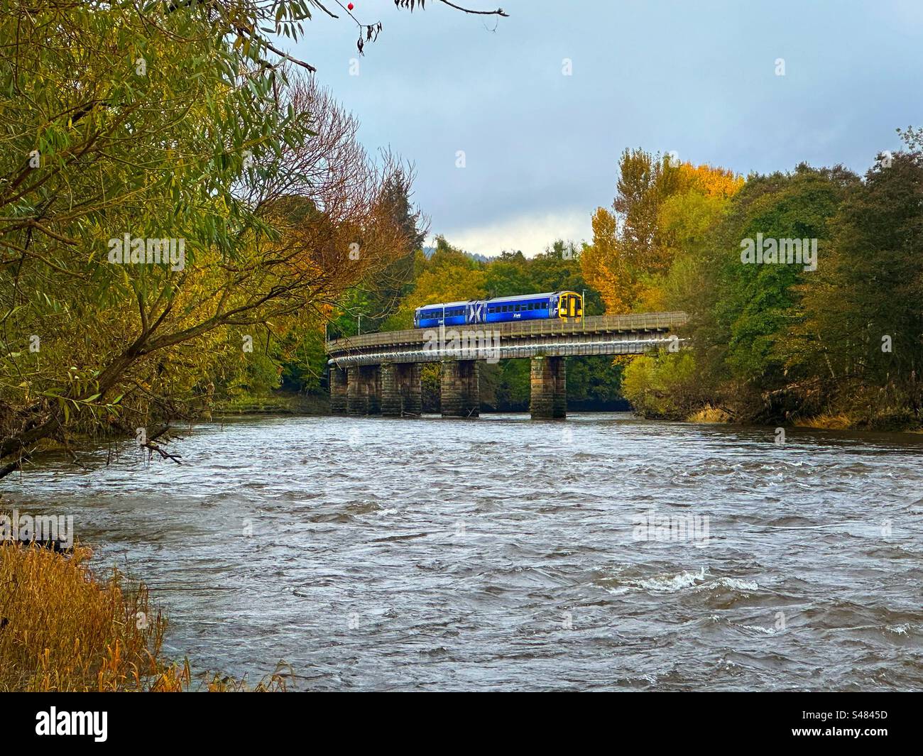 Perth scotland river hi-res stock photography and images - Alamy