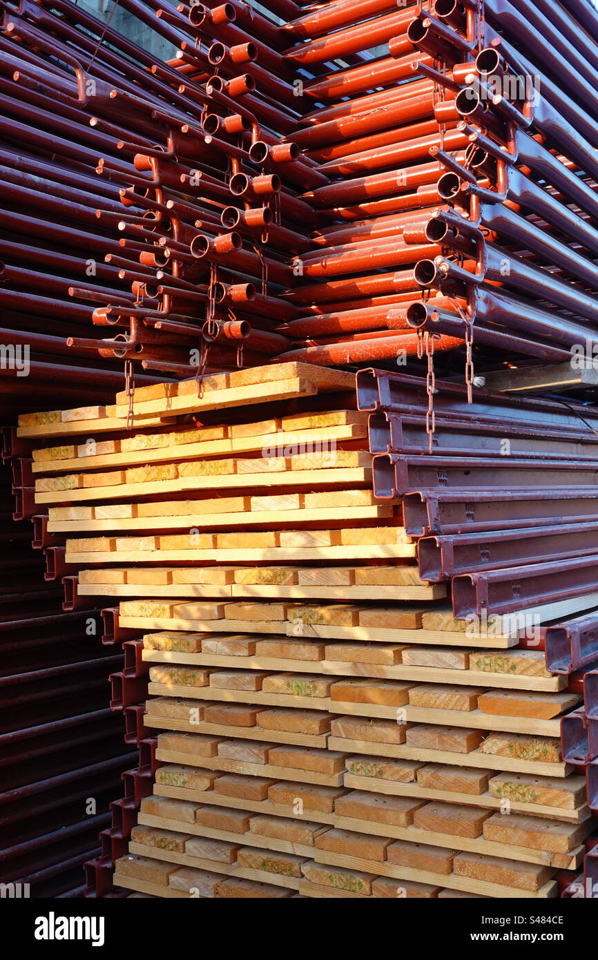 Metallic pipes hi-res stock photography and images - Alamy