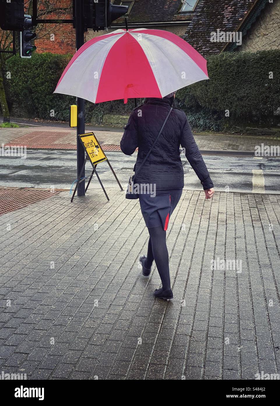 Pedestrian with red umbrella hi-res stock photography and images - Alamy