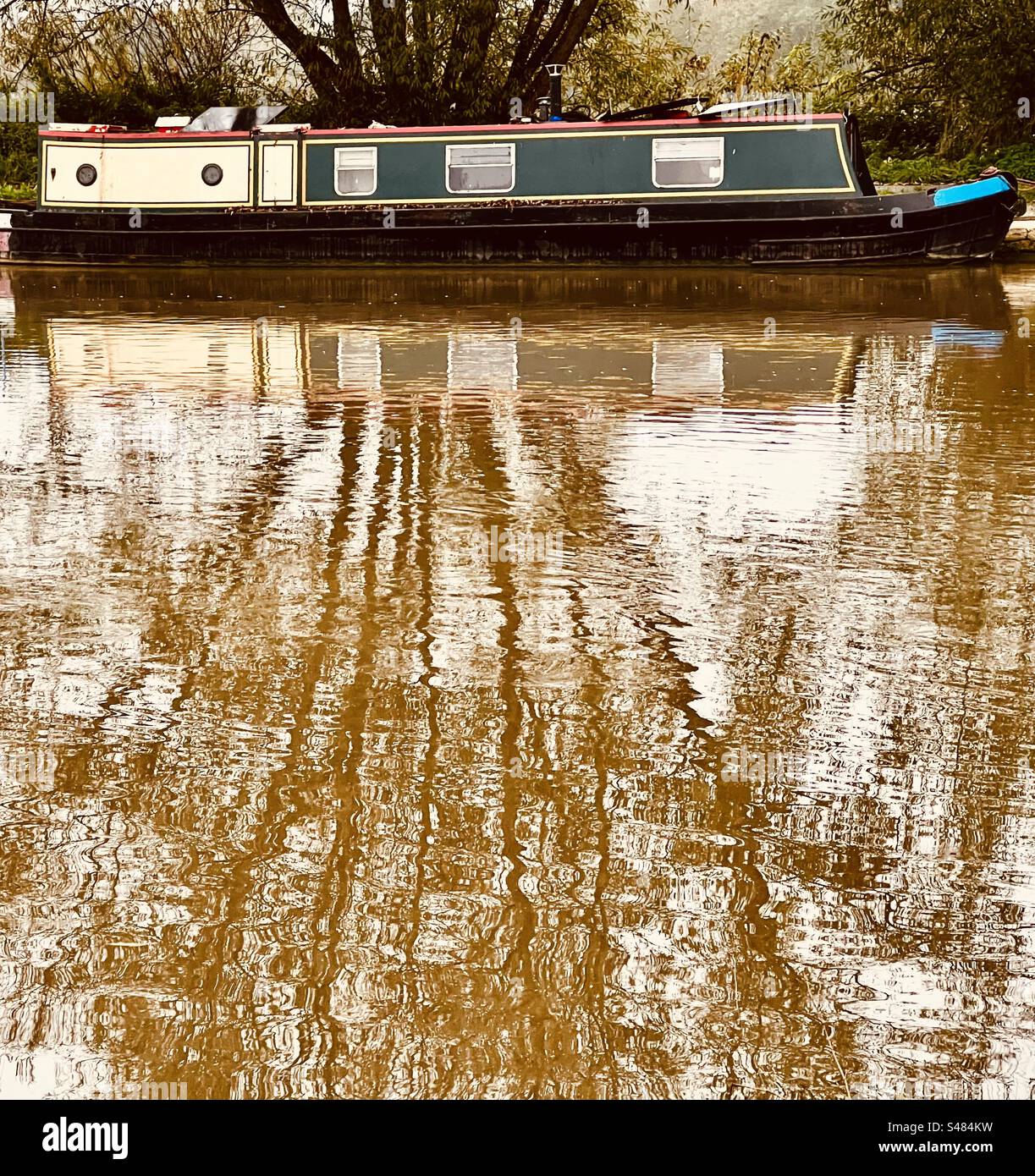 Long narrow boat hi-res stock photography and images - Alamy
