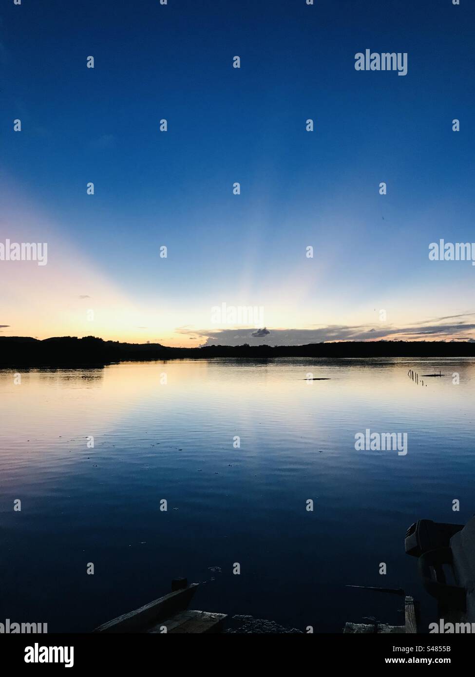 Lago puesta de sol hi-res stock photography and images - Alamy