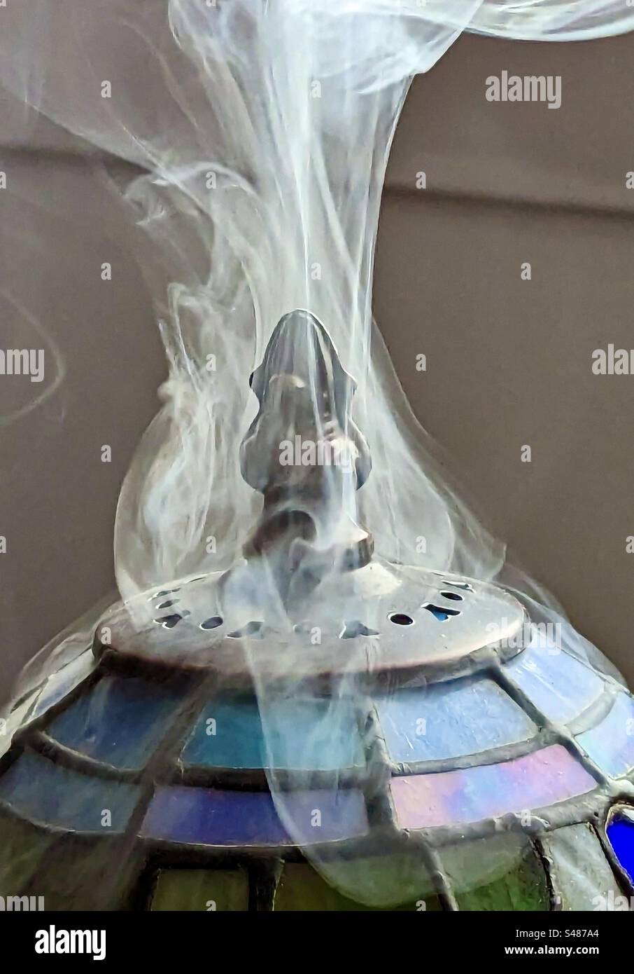Incense smoke hi-res stock photography and images - Alamy