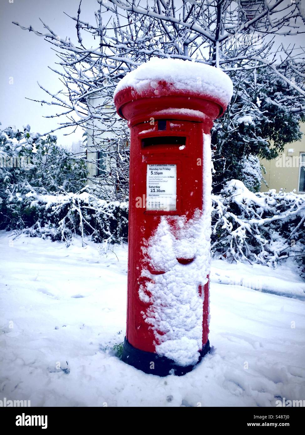 Uk postbox hi-res stock photography and images - Alamy