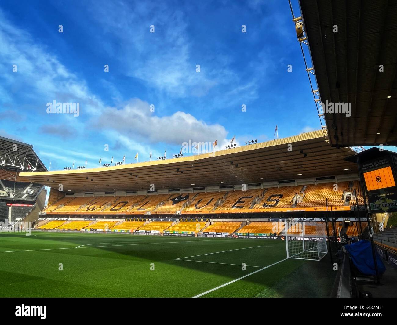 The home of wolverhampton wanderers hi-res stock photography and images ...
