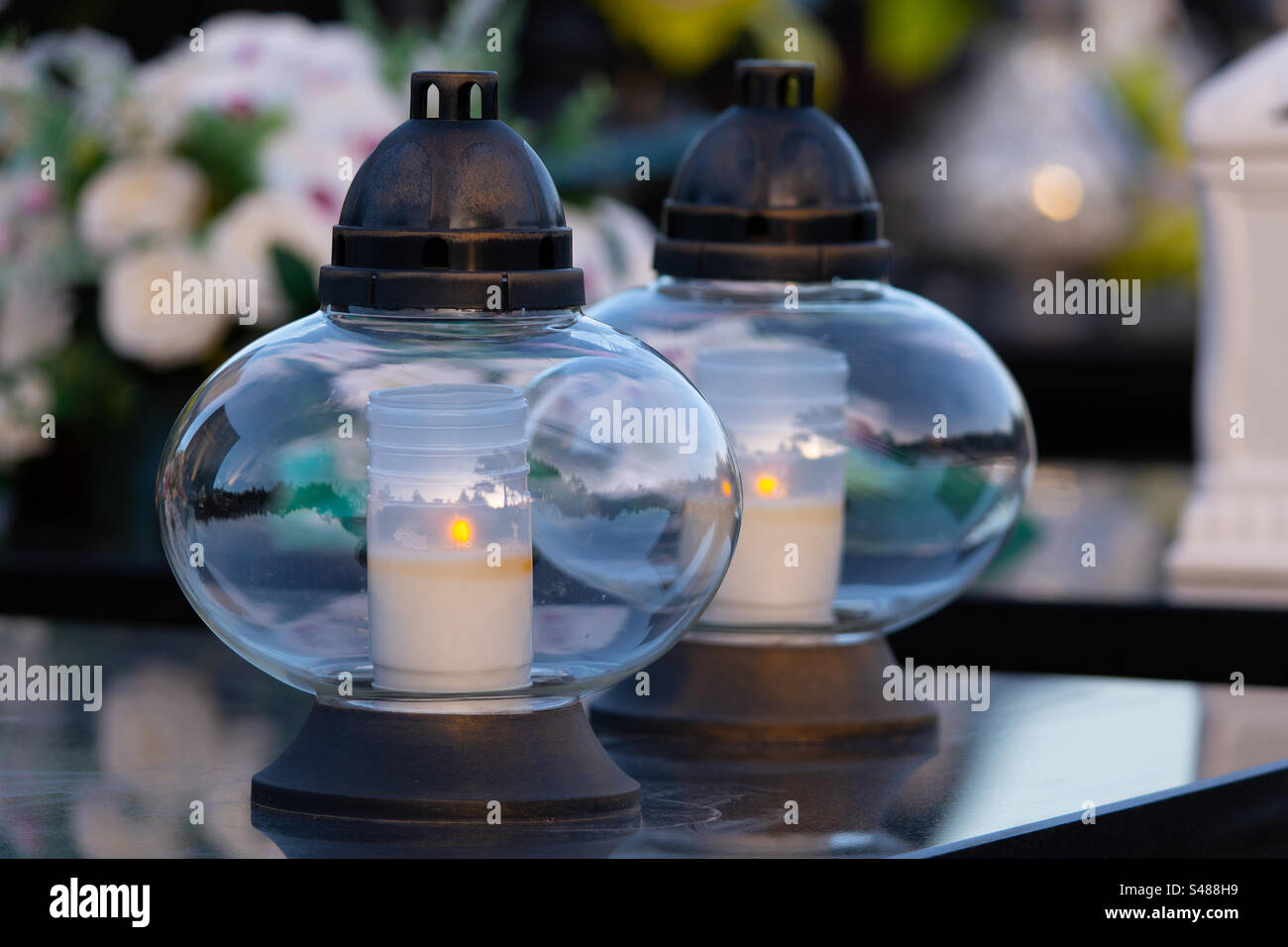 Grave lanterns hi-res stock photography and images - Alamy