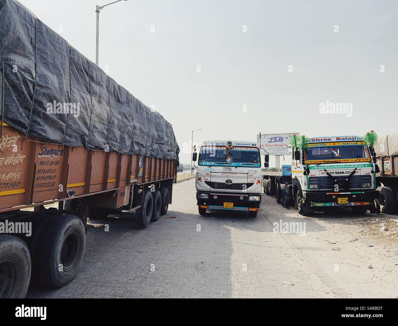 India national highway trucks hi-res stock photography and images - Alamy