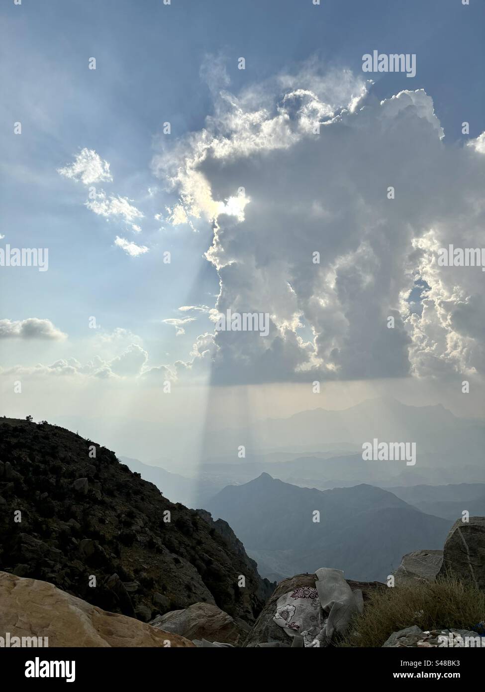 Al Madan, Baljurashi - Half sun half cloud Stock Photo - Alamy
