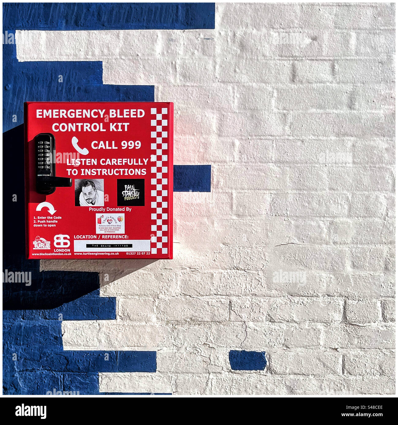 Wall-mounted Emergency Bleed Control Kit, Felixstowe Stock Photo - Alamy