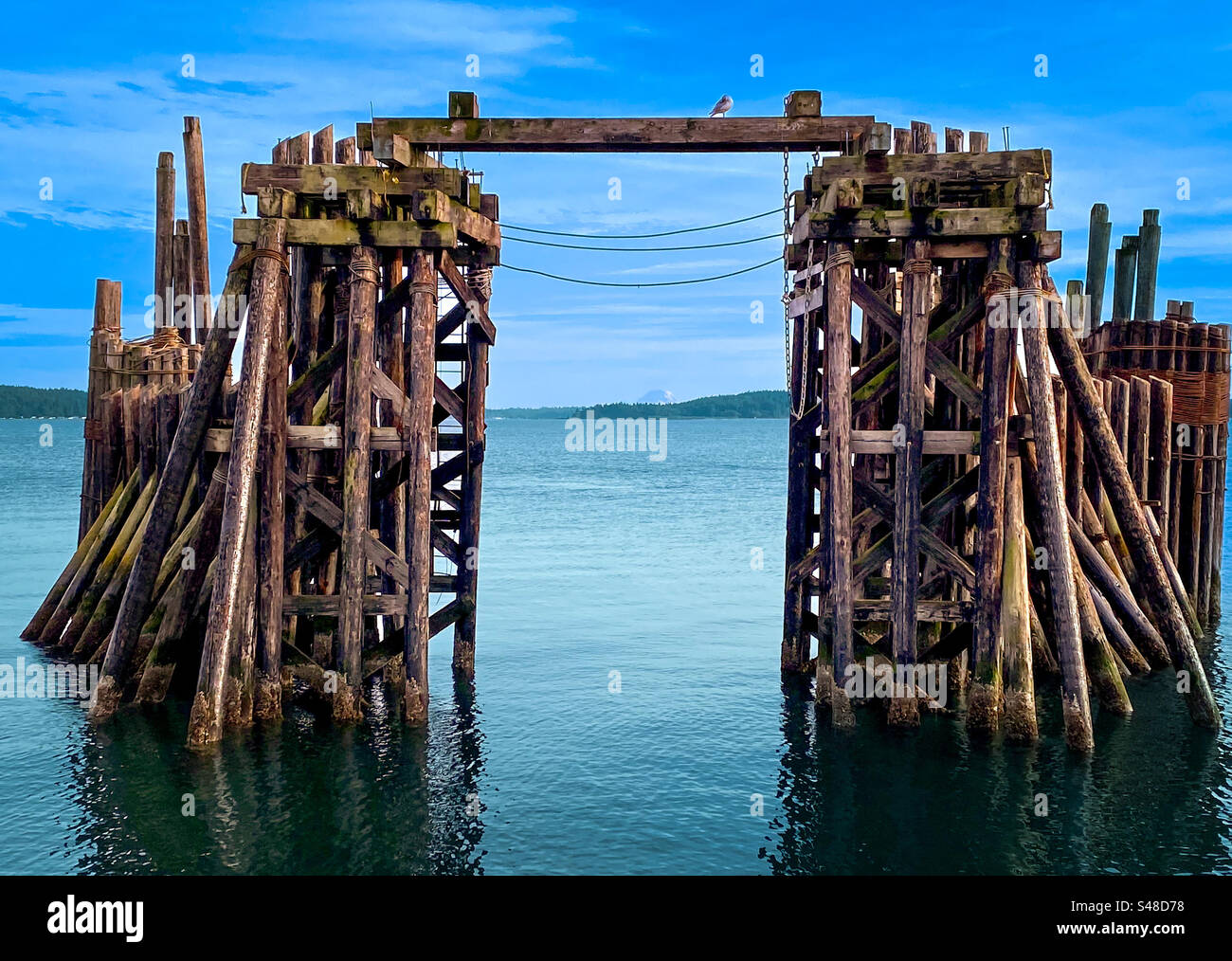 Pylons for ferry dock hi-res stock photography and images - Alamy