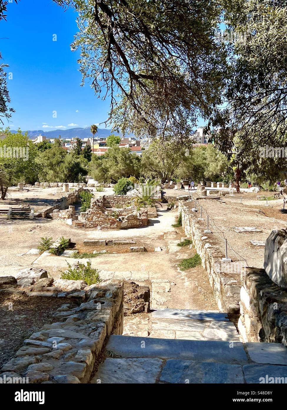 Paths through ruins ancient hi-res stock photography and images - Alamy