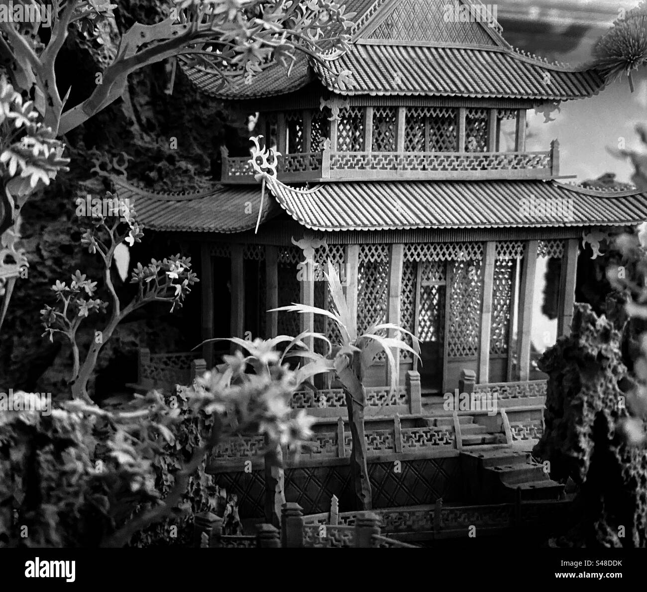 Detailed chinese art Black and White Stock Photos & Images - Alamy