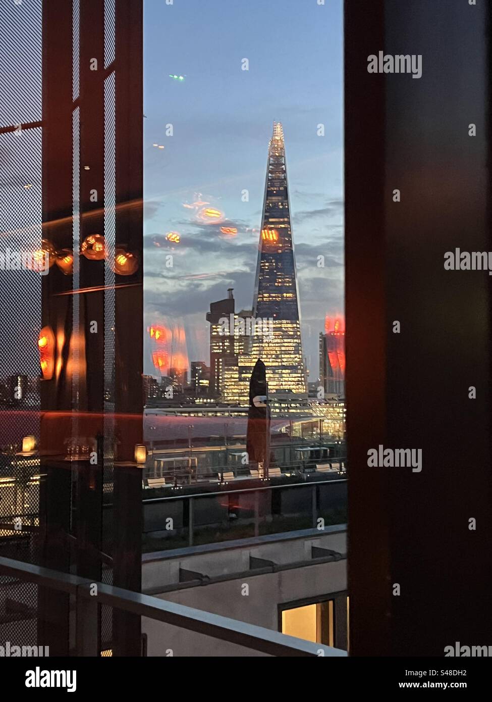 Shard of london bar hi-res stock photography and images - Alamy