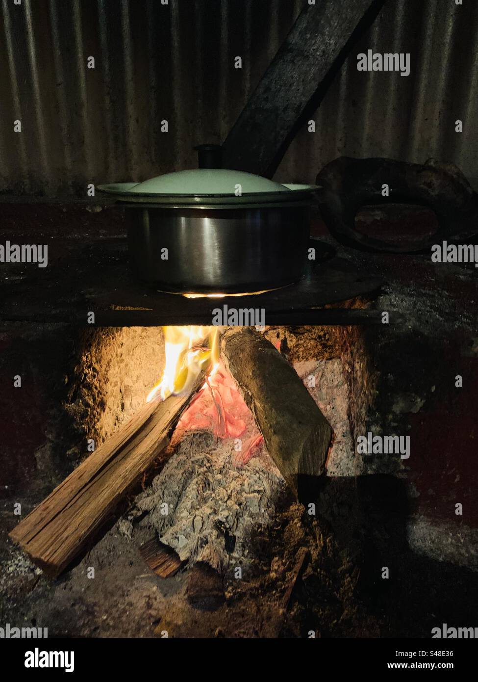 Traditional chulha hi-res stock photography and images - Alamy