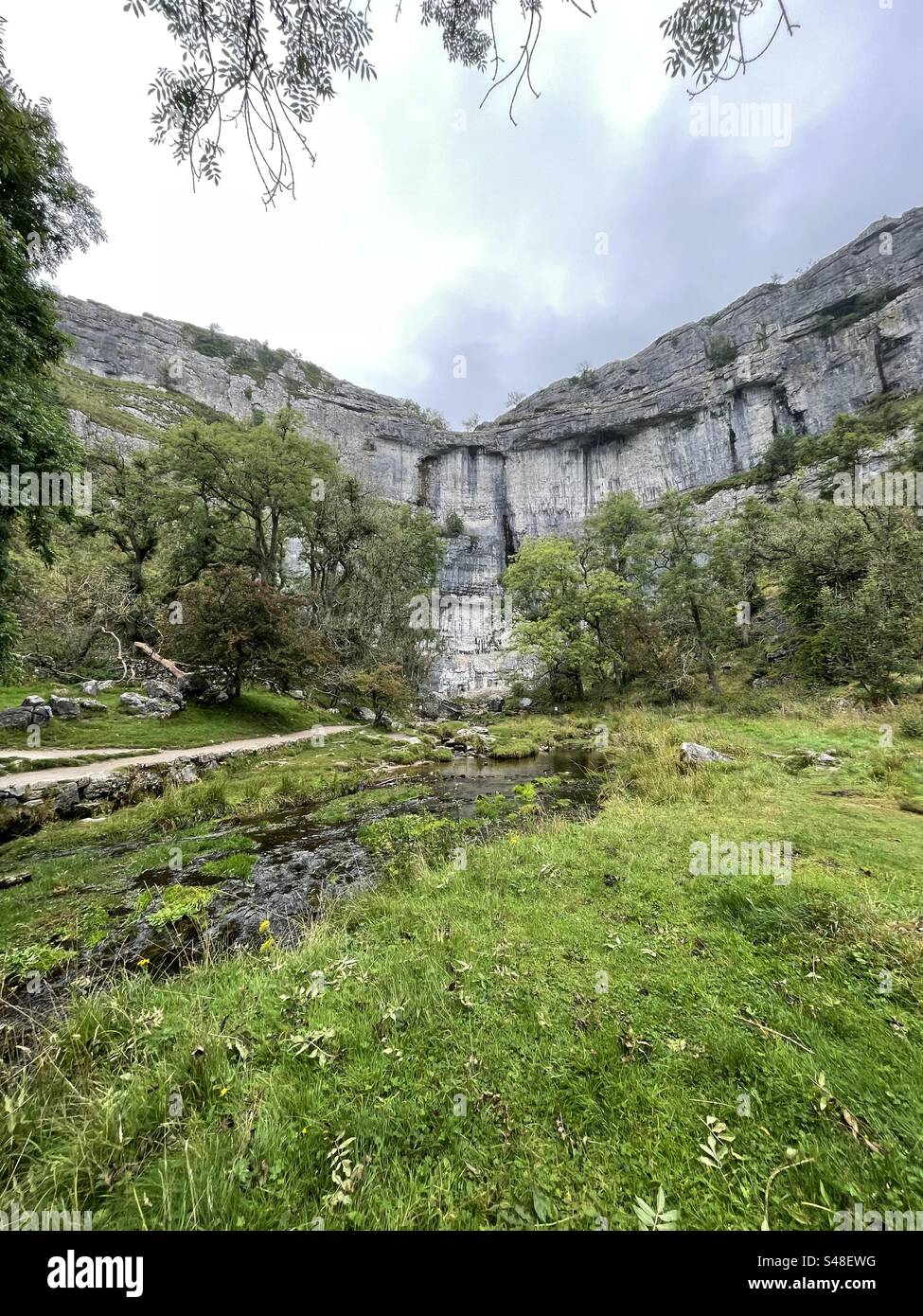 Malham cove waterfall hi-res stock photography and images - Alamy
