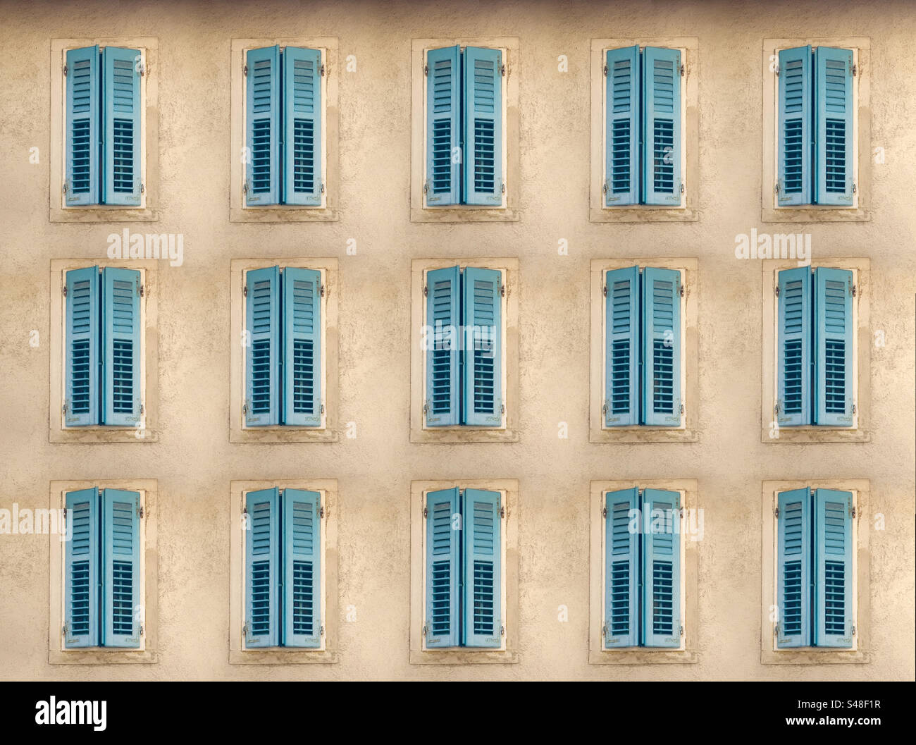 Windows symmetry hi-res stock photography and images - Alamy