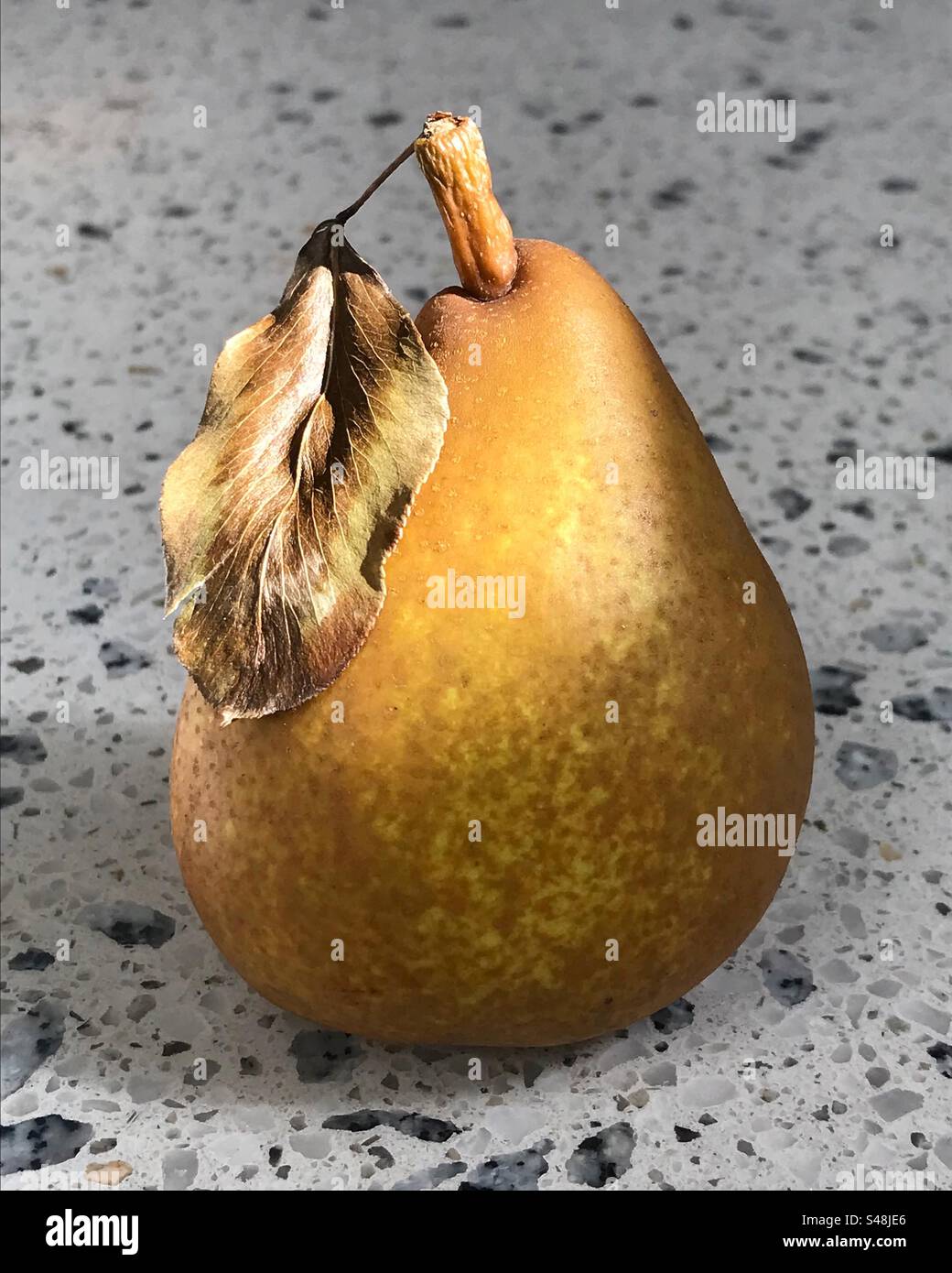 Gold fruit hi-res stock photography and images - Alamy