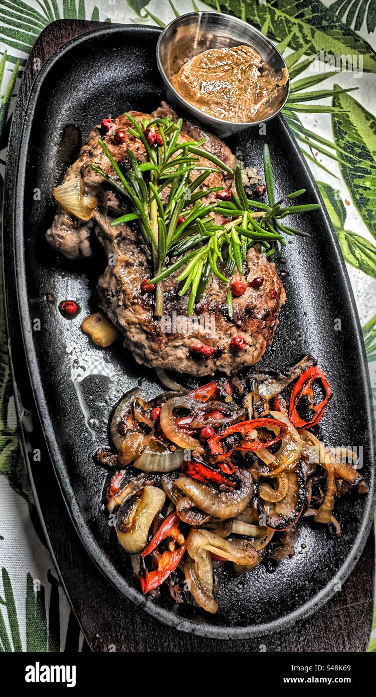Hot Skillet and Steak Stock Photo - Alamy