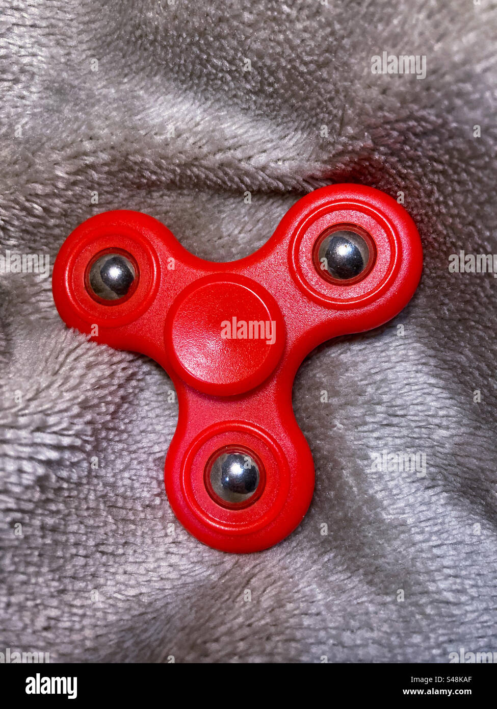 Red spinner hi-res stock photography and images - Alamy