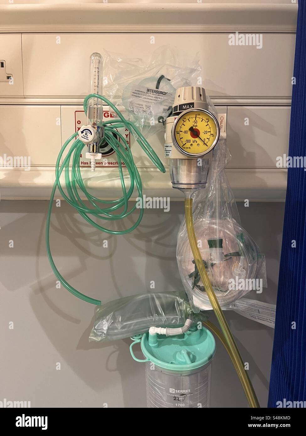 Oxygen support hi-res stock photography and images - Alamy