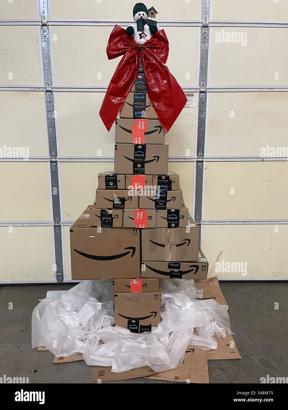 Amazon boxes hi-res stock photography and images - Alamy