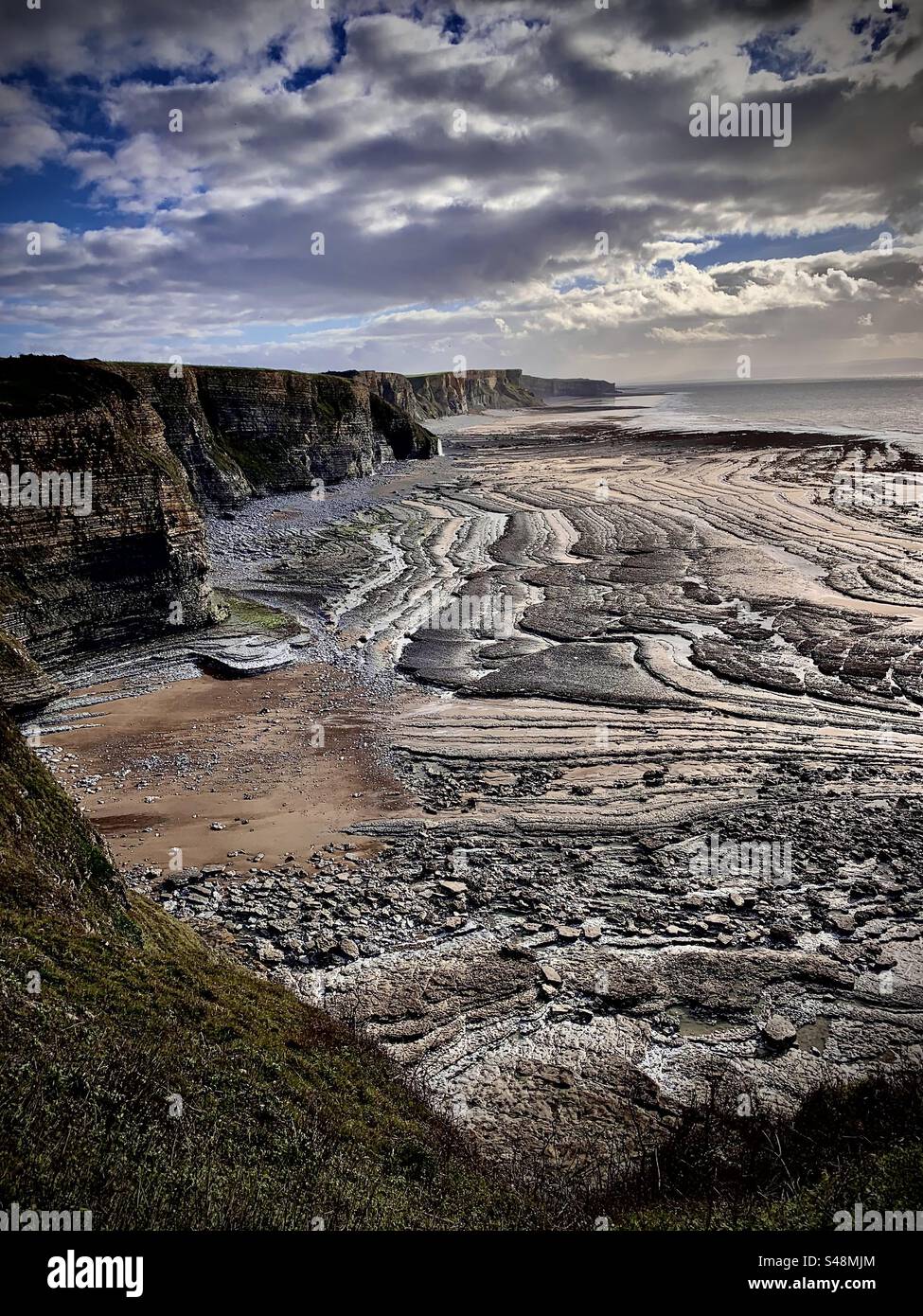 Southerndown beach hi-res stock photography and images - Alamy