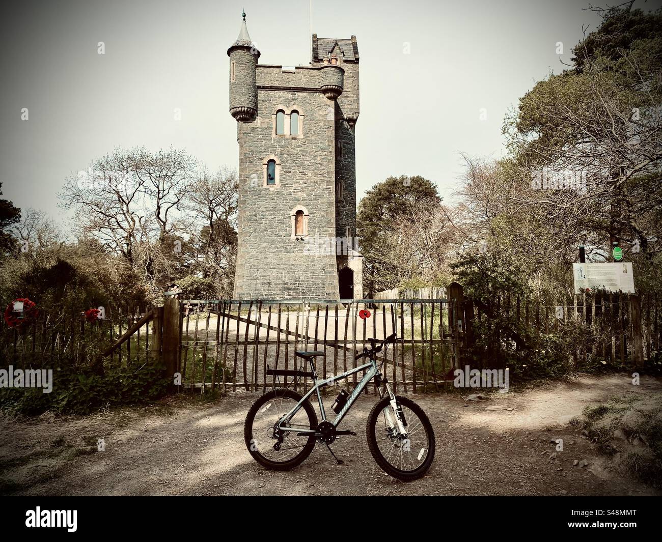 Helen's tower northern ireland hi-res stock photography and images - Alamy