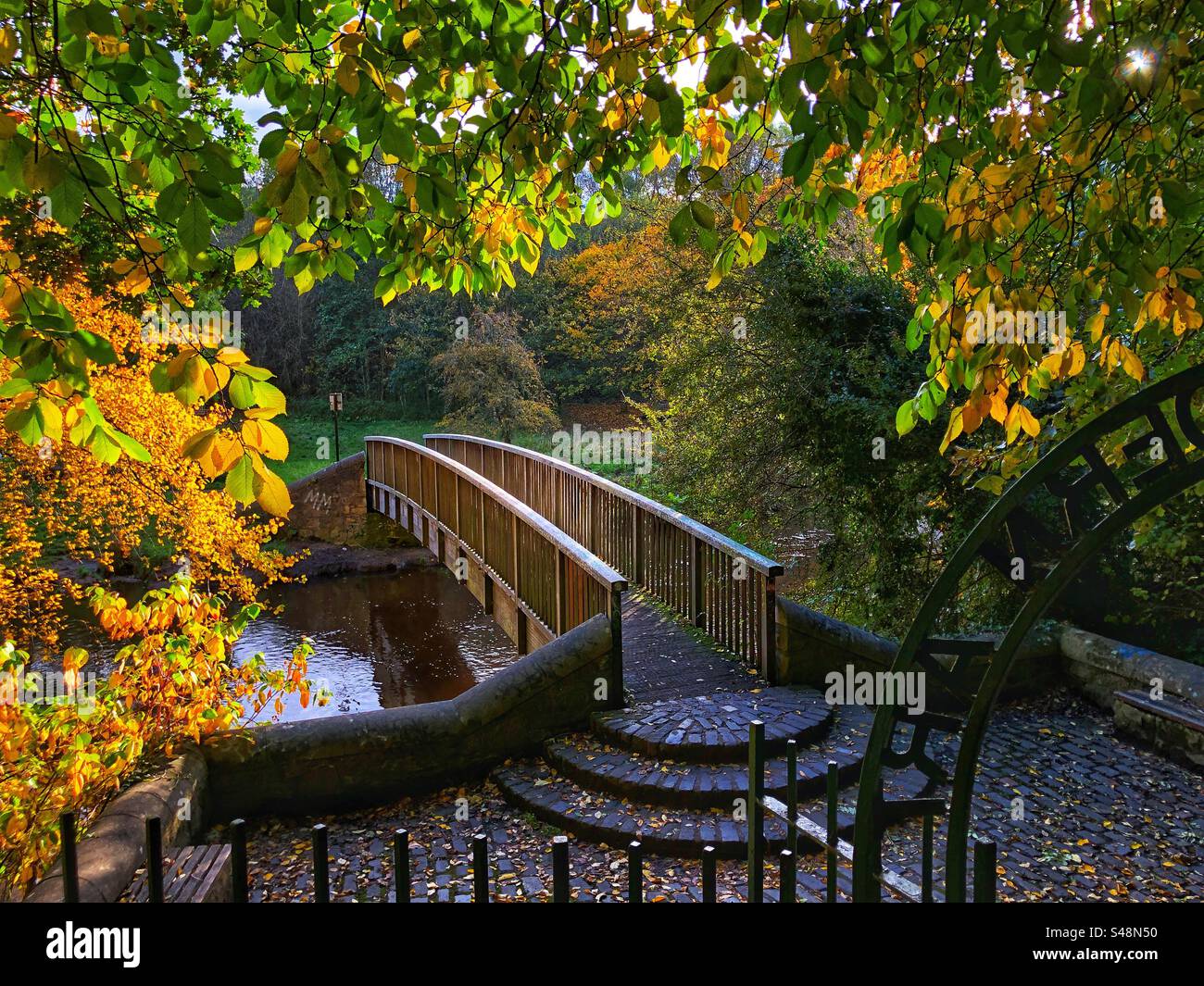 Wooden bridges over water hi-res stock photography and images - Alamy