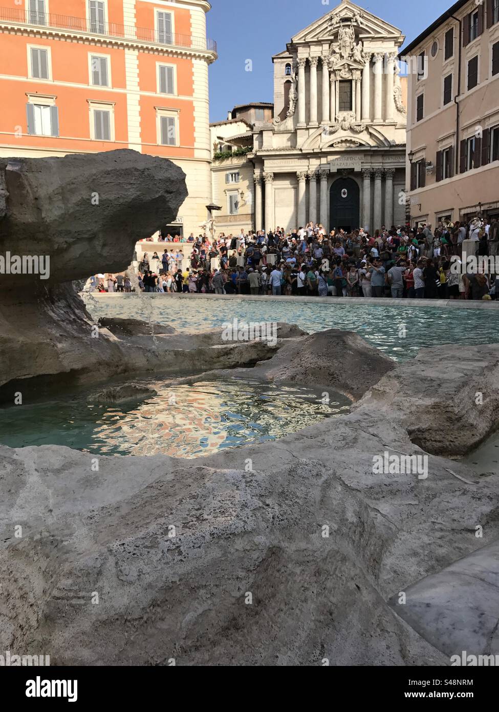 Crowds in rome hi-res stock photography and images - Alamy