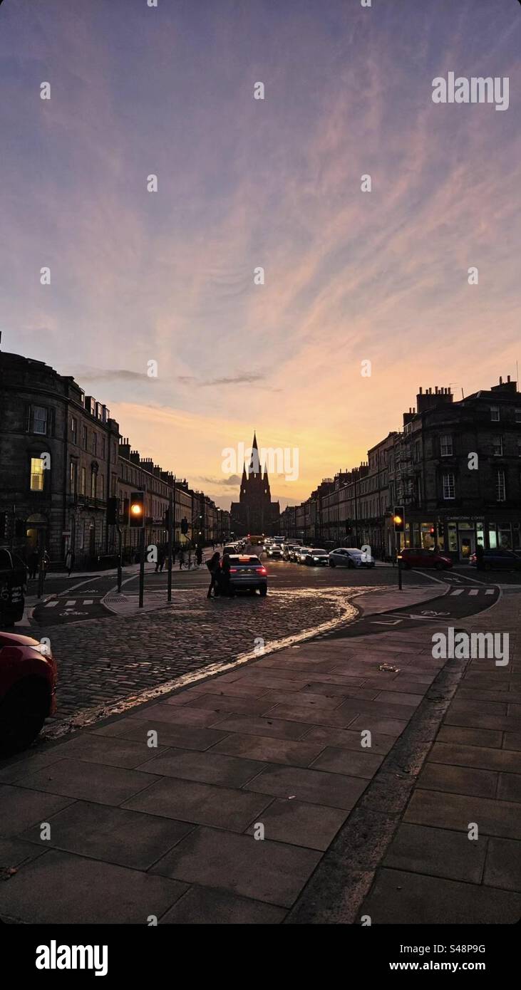 Edinburgh dawn hi-res stock photography and images - Alamy