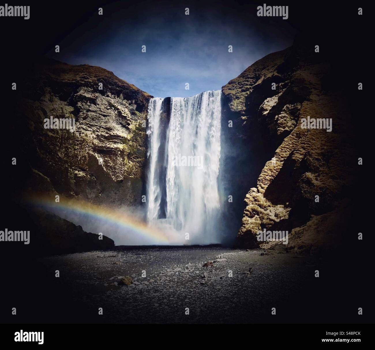 Mist covered falls hi-res stock photography and images - Alamy