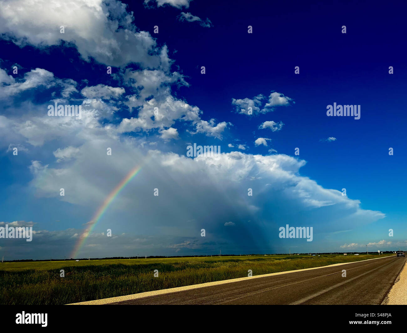 Lenticular rays hi-res stock photography and images - Alamy
