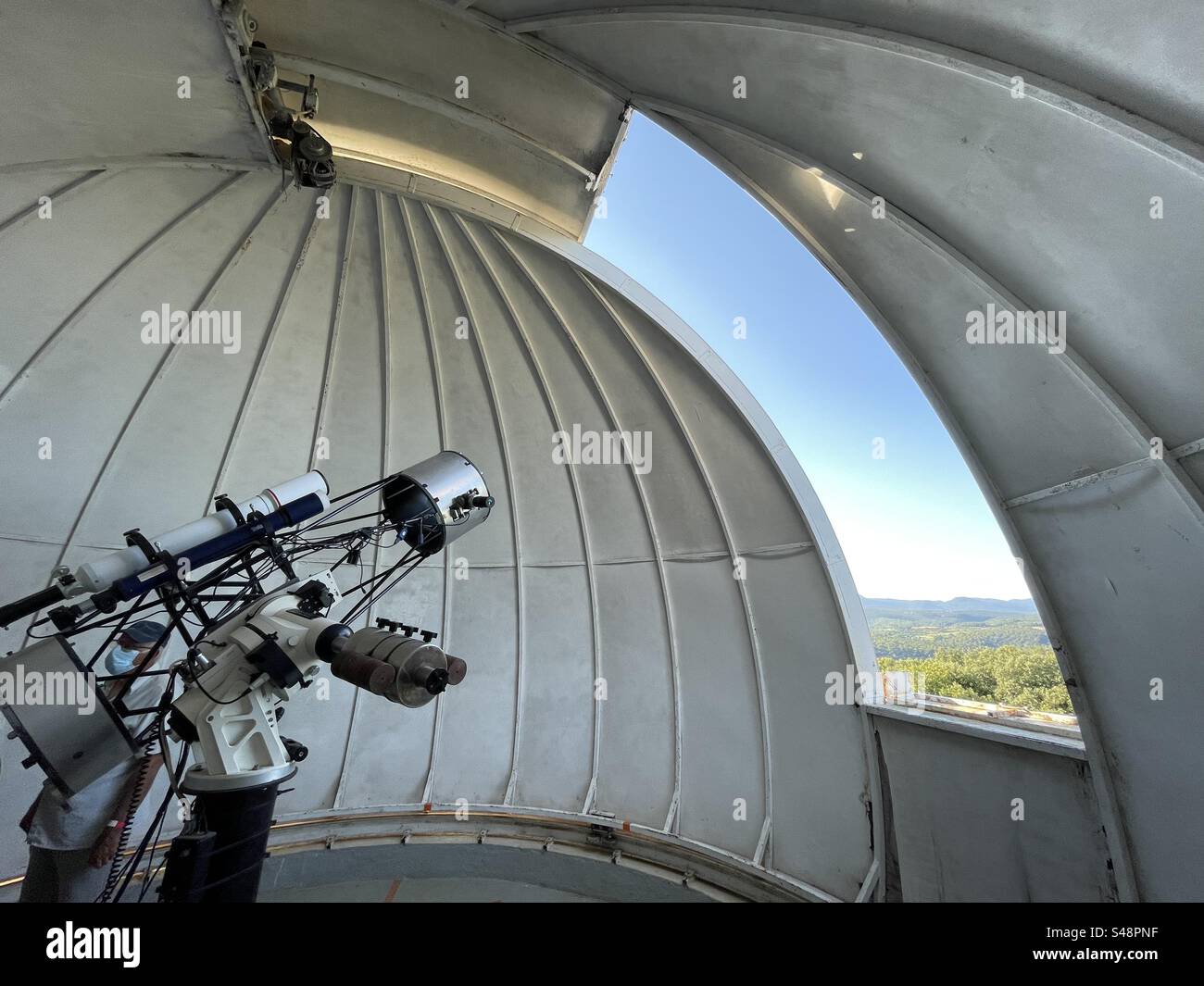 Observatory telescope interior hi-res stock photography and images - Alamy