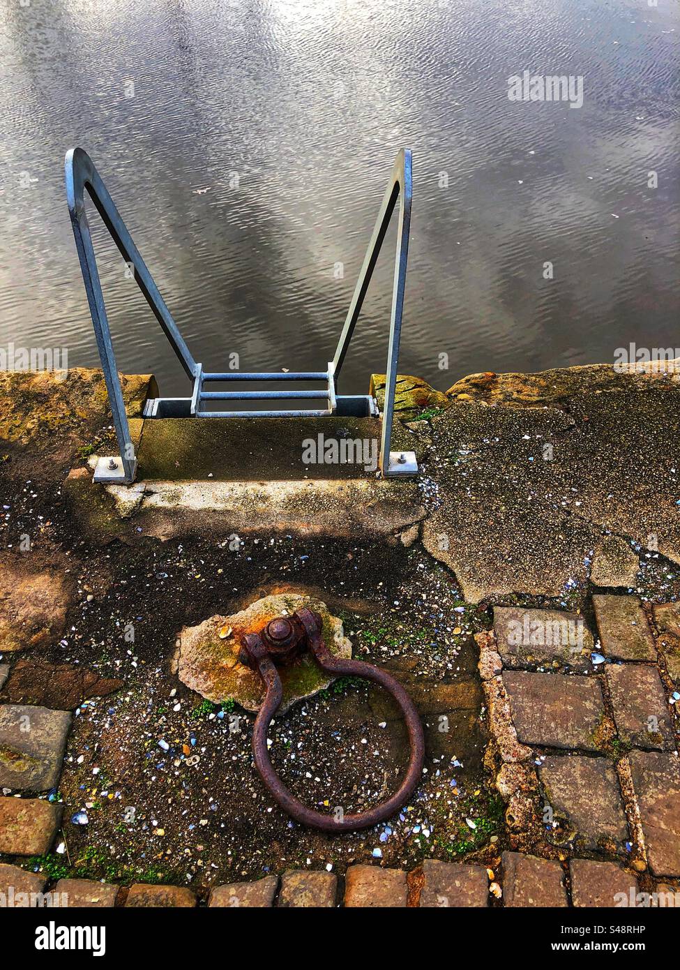 Mooring moorings hi-res stock photography and images - Alamy