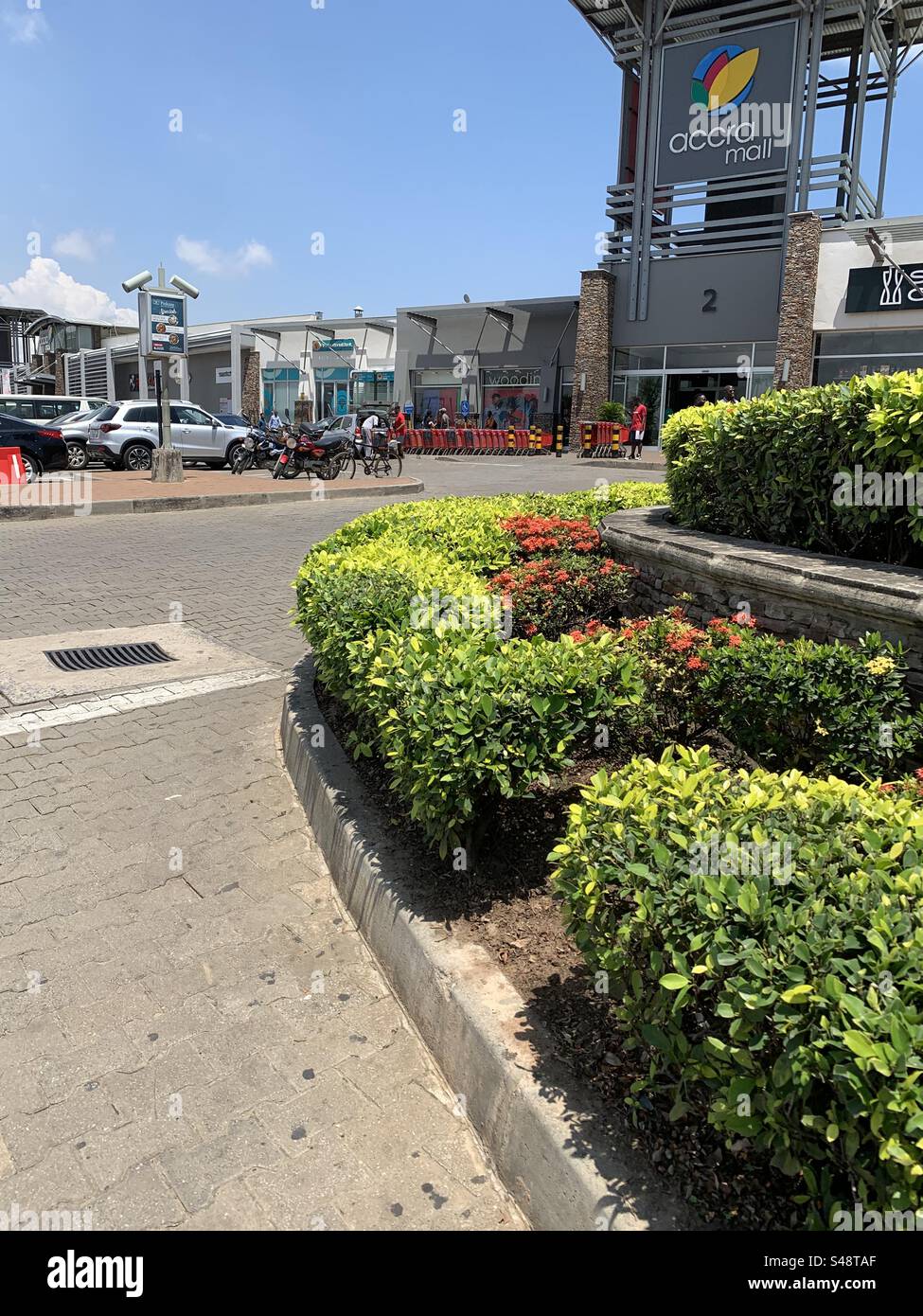 Accra mall shopping center hi-res stock photography and images - Alamy