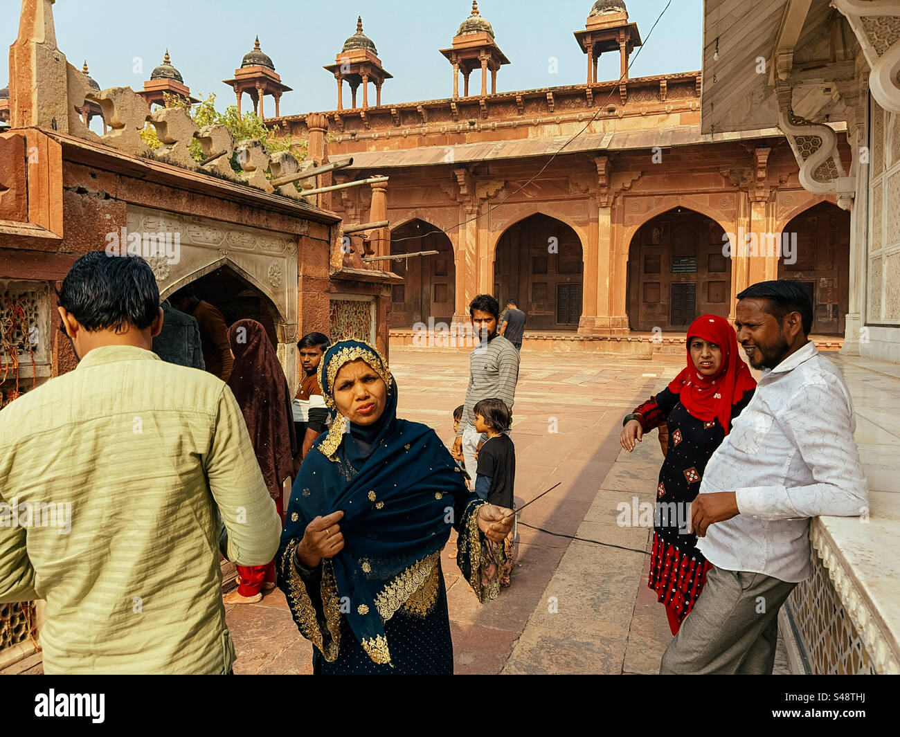 Indian tourists at the Sufi shrine and Islamic mosque at Fatehpur Sikri ...