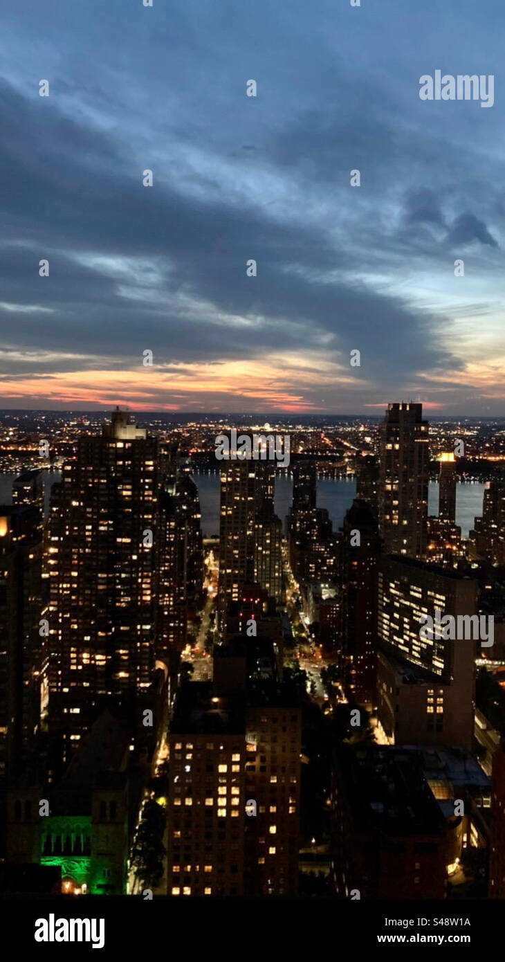 Manhattan high rise hi-res stock photography and images - Alamy