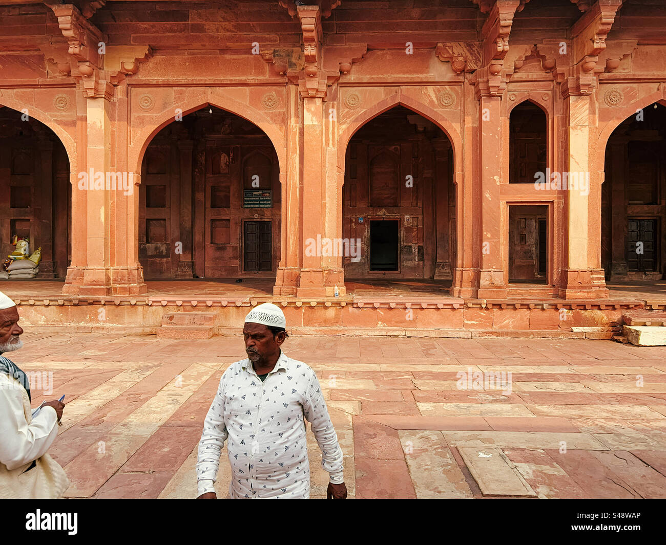 Indian Muslim men at the Sufi shrine at the mosque in Fatehpur Sikri in ...