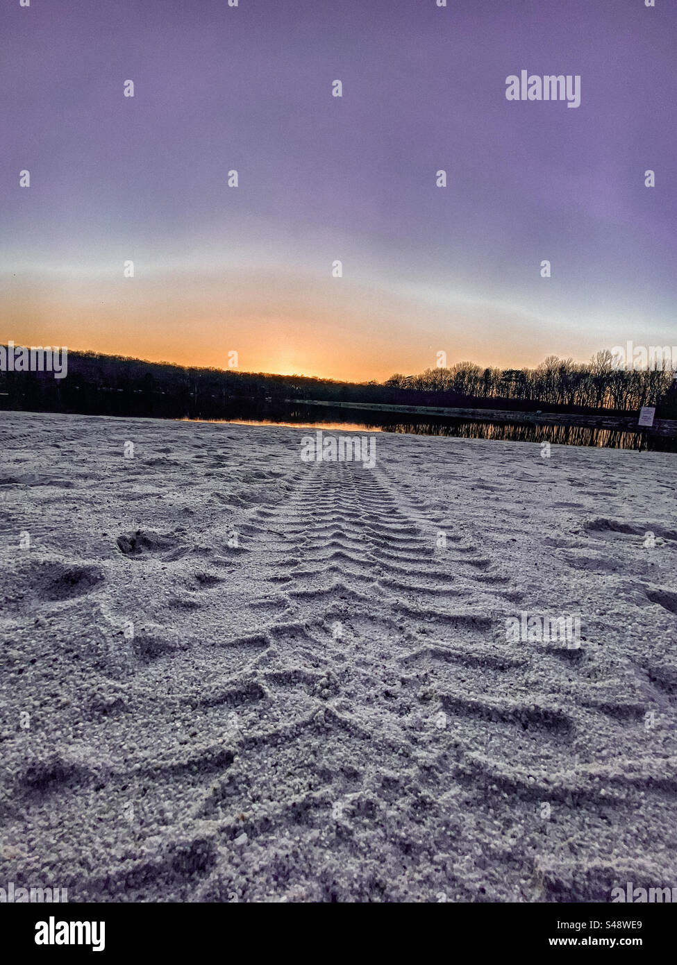 Beach with tracks hi-res stock photography and images - Alamy