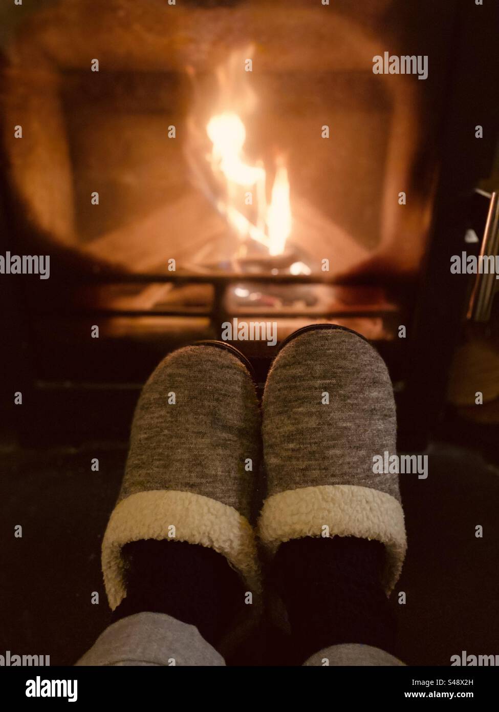 Log fire feet hi-res stock photography and images - Alamy