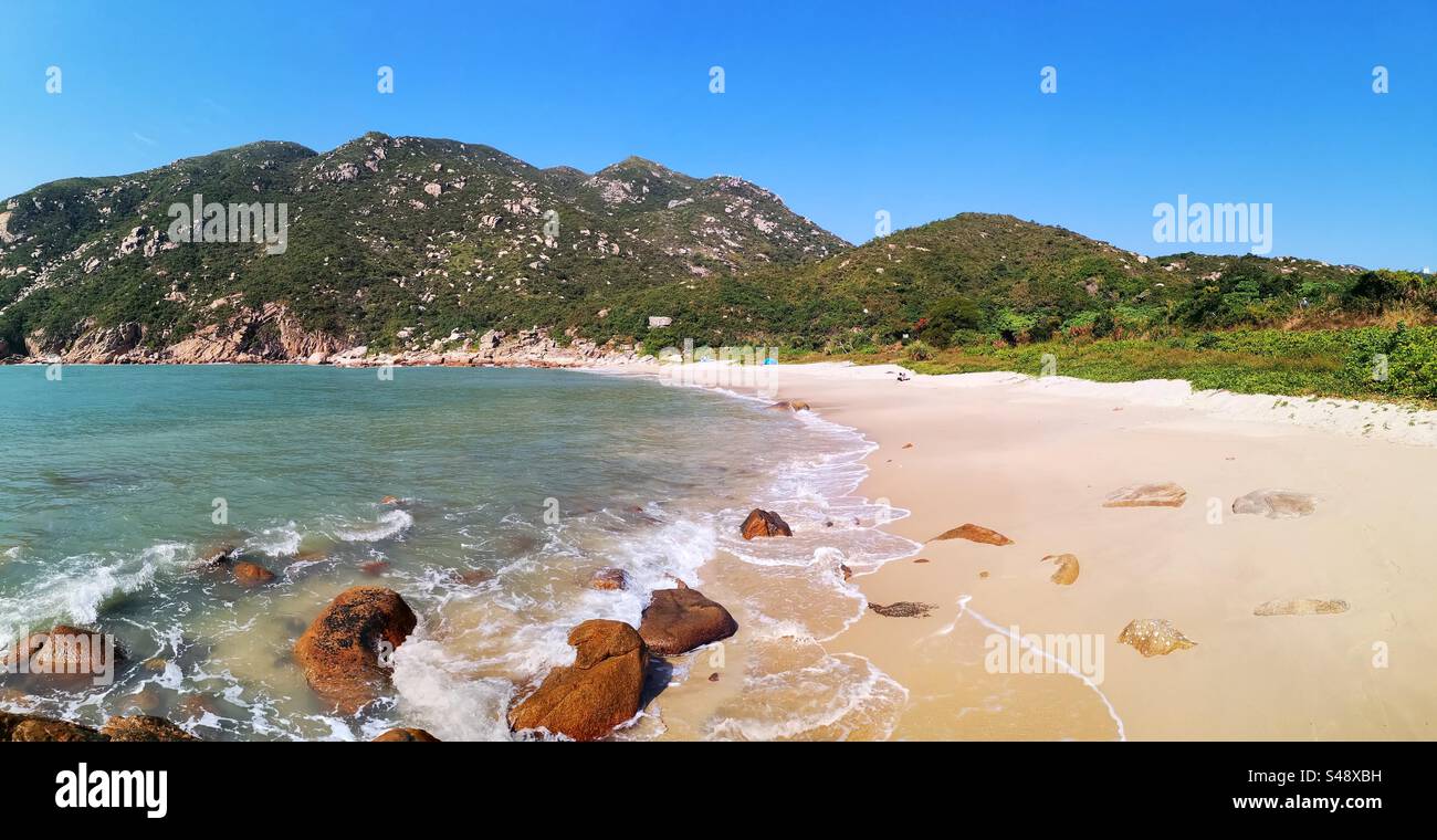 Sham Wan beach ( Turtle Beach ) in the southern tip of Lamma Island in ...