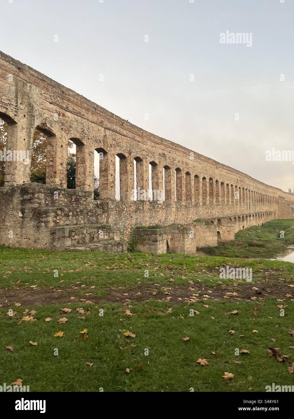 Ancient roman aqueduct merida hi-res stock photography and images - Alamy