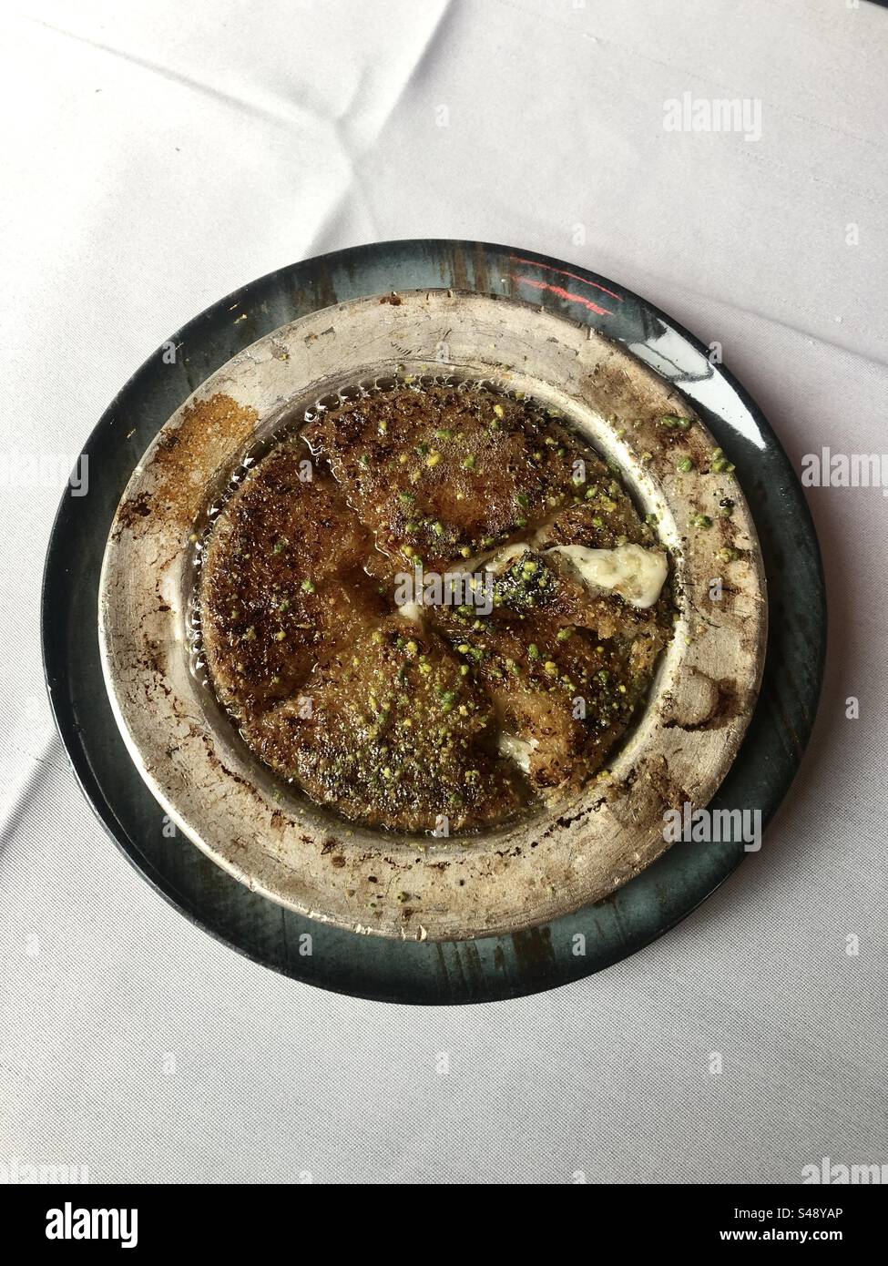 Kunefe hi-res stock photography and images - Alamy