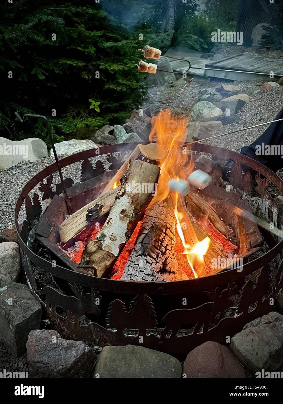 Open fire roasting hi-res stock photography and images - Alamy