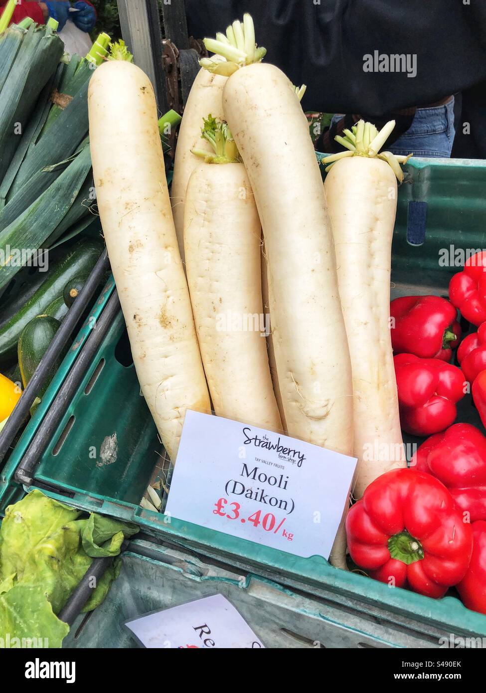 Box of mooli hi-res stock photography and images - Alamy